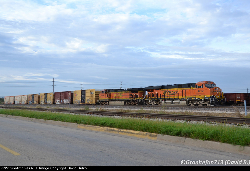 BNSF 4252